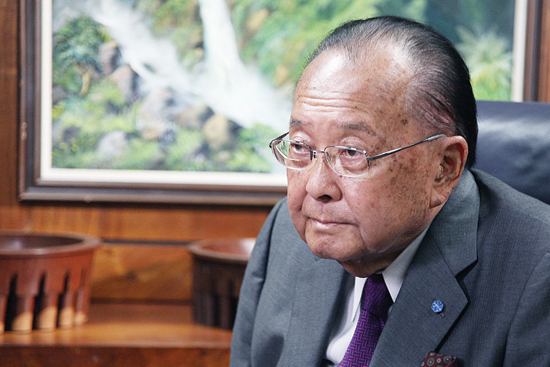 Stamp Our Story Campaigning for Inouye Commemorative Stamp - Rafu Shimpo